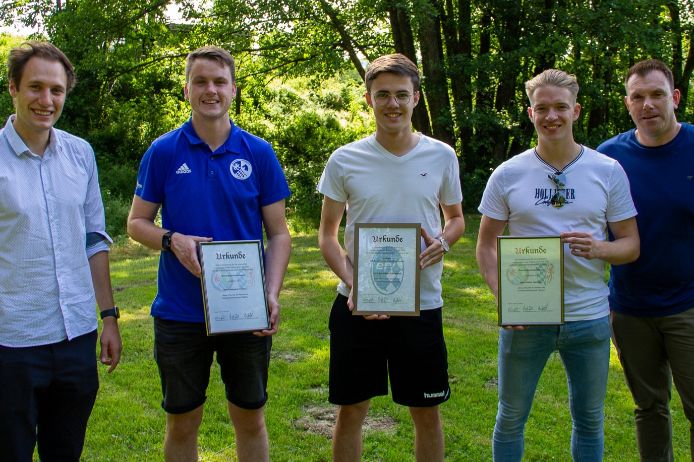 Schiedsrichtergruppe Passau feiert Saisonabschluss und drei Aufsteiger | BFV