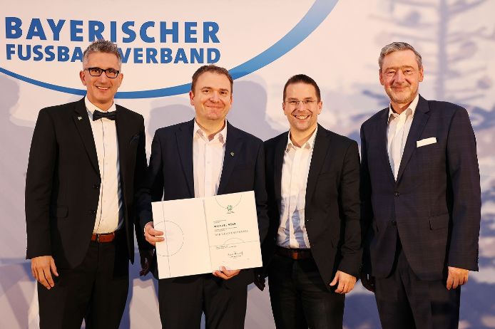 Der Bayerischen Fußball-Verband ehrt verdiente Funktionäre | BFV