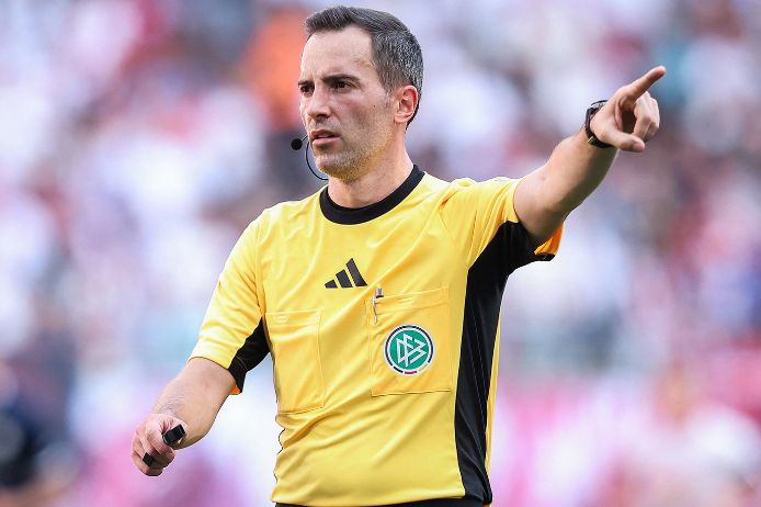 Florian Badstübner steigt zum FIFA-Referee auf | BFV