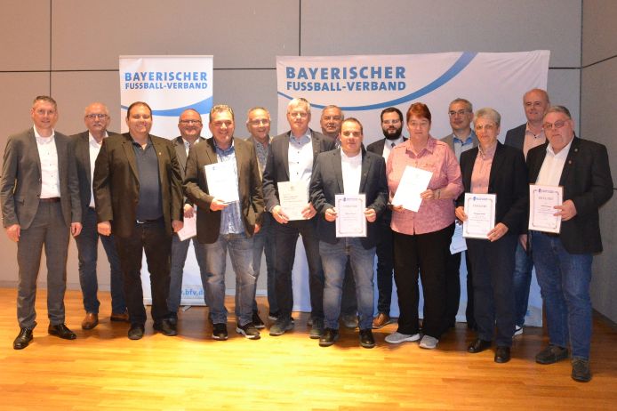 Ehrung verdienter Mitarbeiter*innen anlässlich der Mitarbeitertagung ...