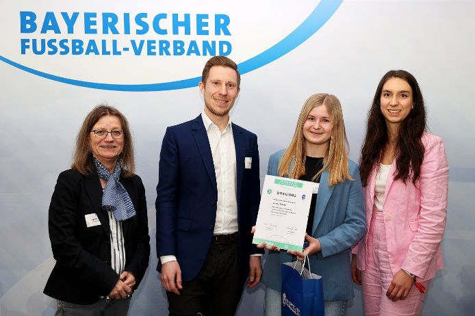 „Fußballheld*innen“: Der BFV zeichnet 22 junge Vereinsmitarbeitende aus | BFV