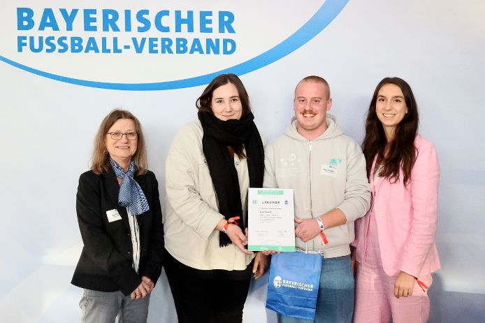 „Fußballheld*innen“: Der BFV zeichnet 22 junge Vereinsmitarbeitende aus | BFV