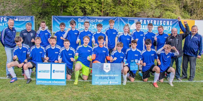 FC Dingolfing neuer C-Junioren BauCup Pokalsieger 2021/22 | BFV