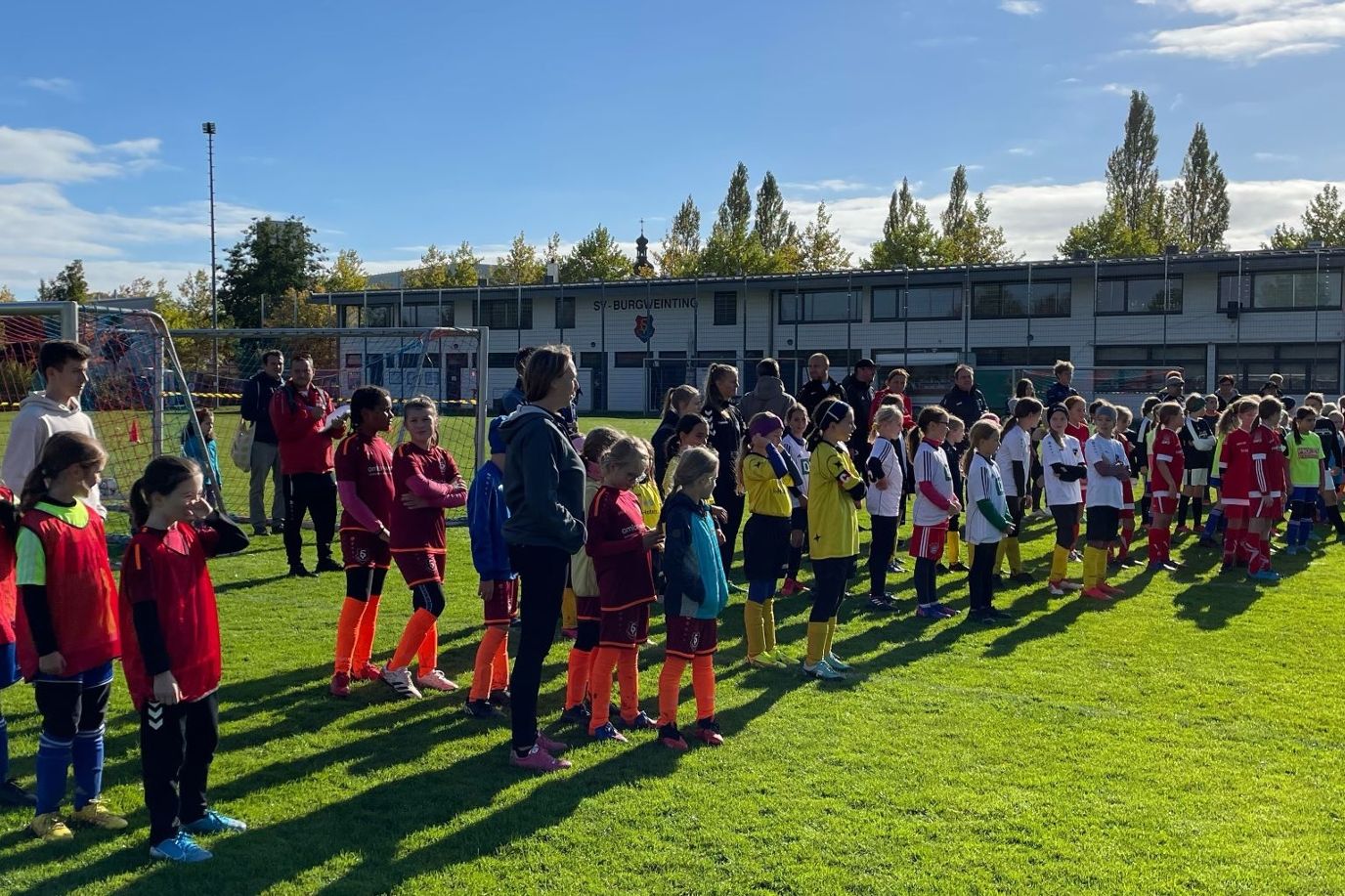 Minifußball-Tag für Mädchen startet erfolgreich beim SV Burgweinting | BFV