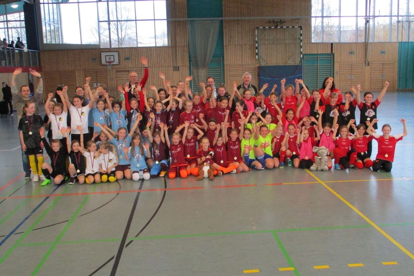 Zwölf Teams waren mit Begeisterung beim Minifußball in der Sporthalle | BFV