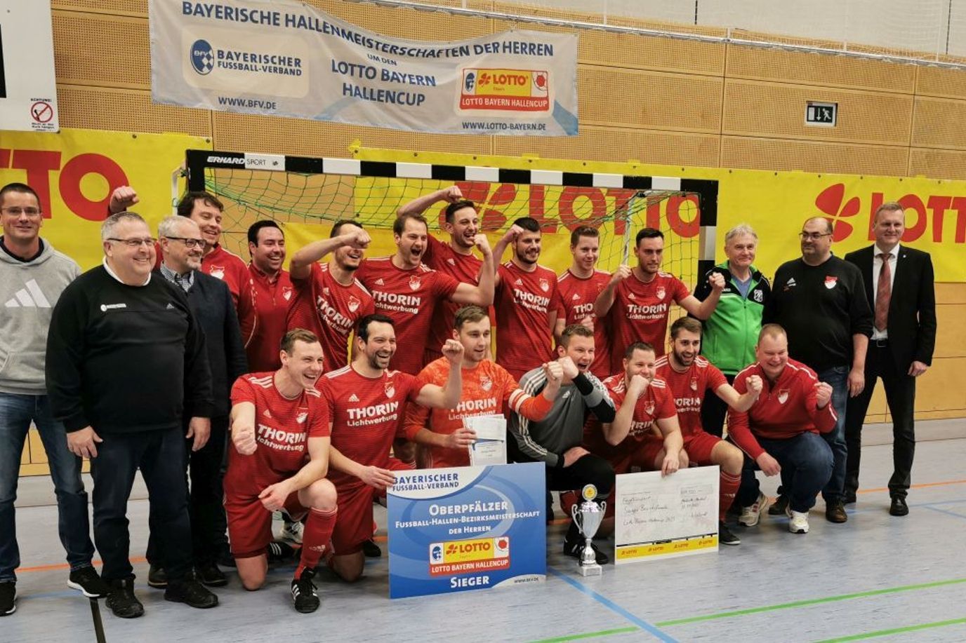 SpVgg Pfreimd gewinnt den Lotto Bayern-Hallencup 2023 in der Oberpfalz und fährt zur Bayerischen ...