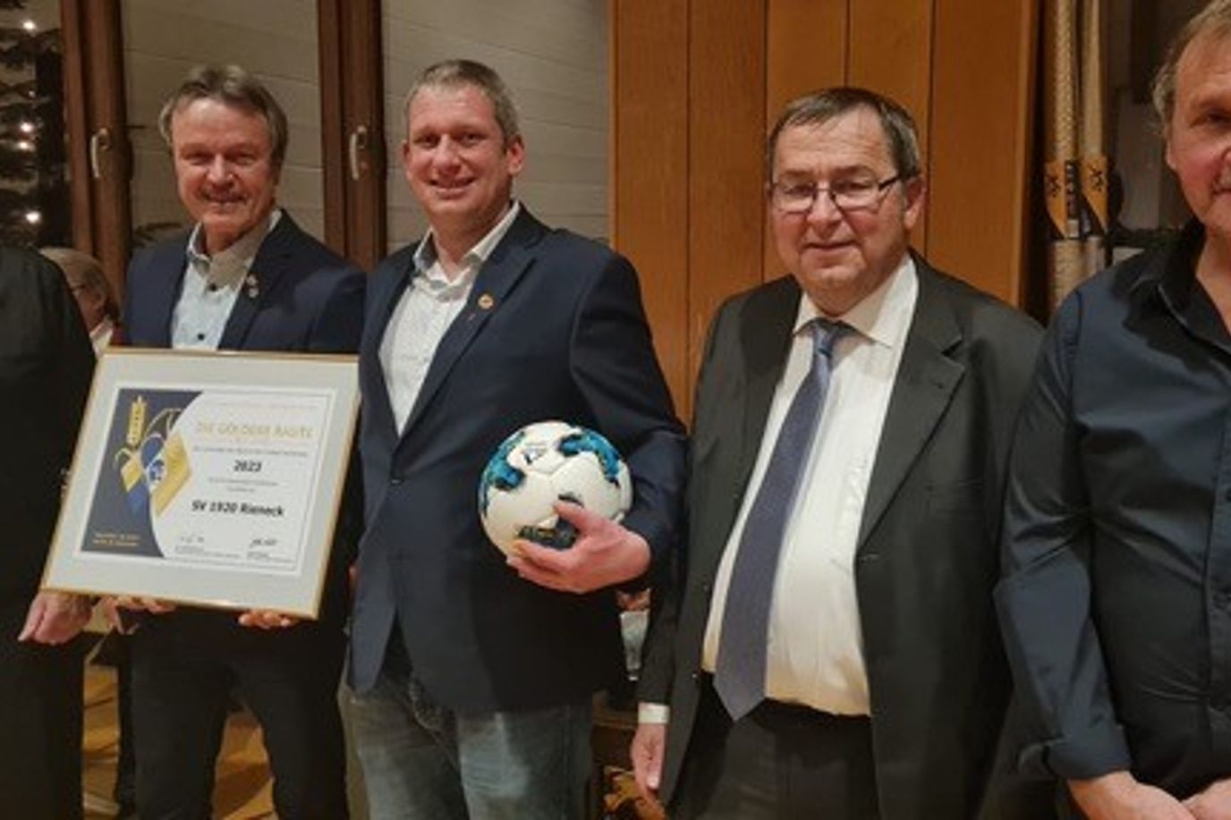 Goldene Raute mit Ähre für den SV Rieneck | BFV
