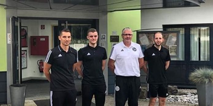 Lehrwart Kevin Rösch beim Lehrgang für die SR der B-Junioren Bundesliga ...