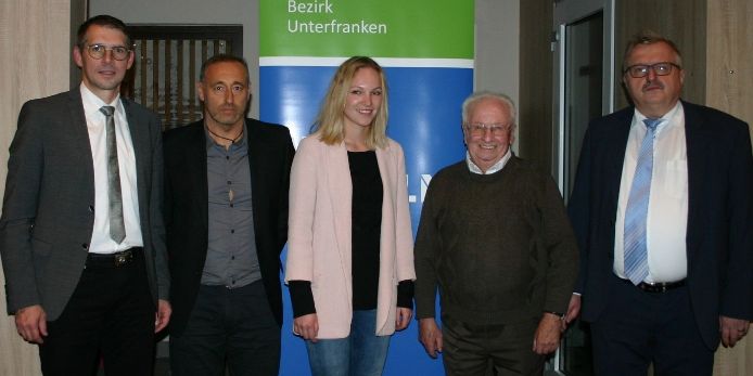 "Danke Schiri" - Adam Reusch wird ausgezeichnet | BFV