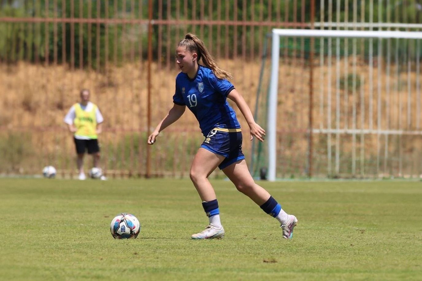 Kosovos Nationalspielerin Loreta Lulaj vom FFC Wacker München im BFV.de ...