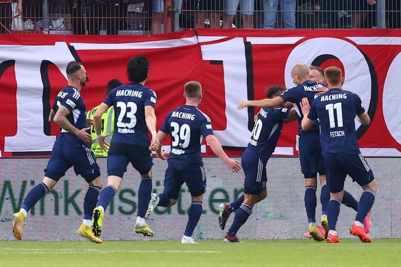 Nach 2:1-Hinspielsieg in Cottbus: SpVgg Unterhaching im Vorteil | BFV