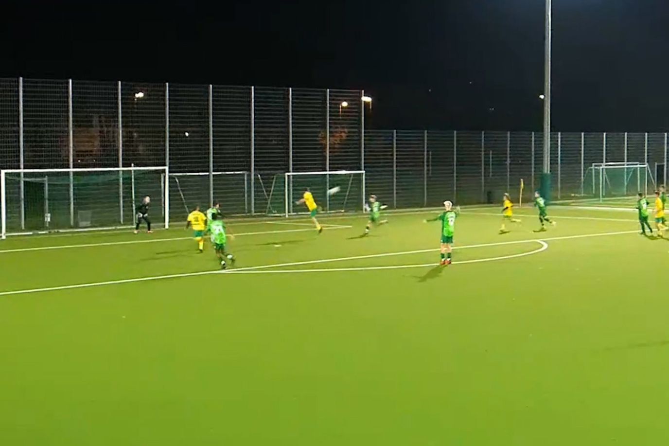 Tor des Jahres!? C-Junior trifft per Scorpion Kick | BFV