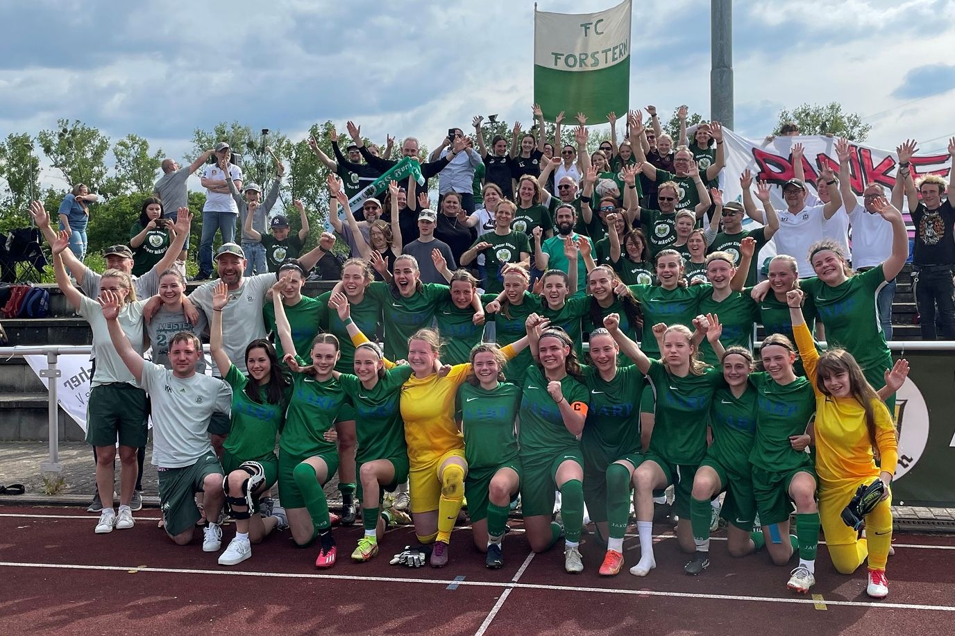 BFV gratuliert U17-Juniorinnen des FC Forstern zum Bundesliga-Aufstieg ...