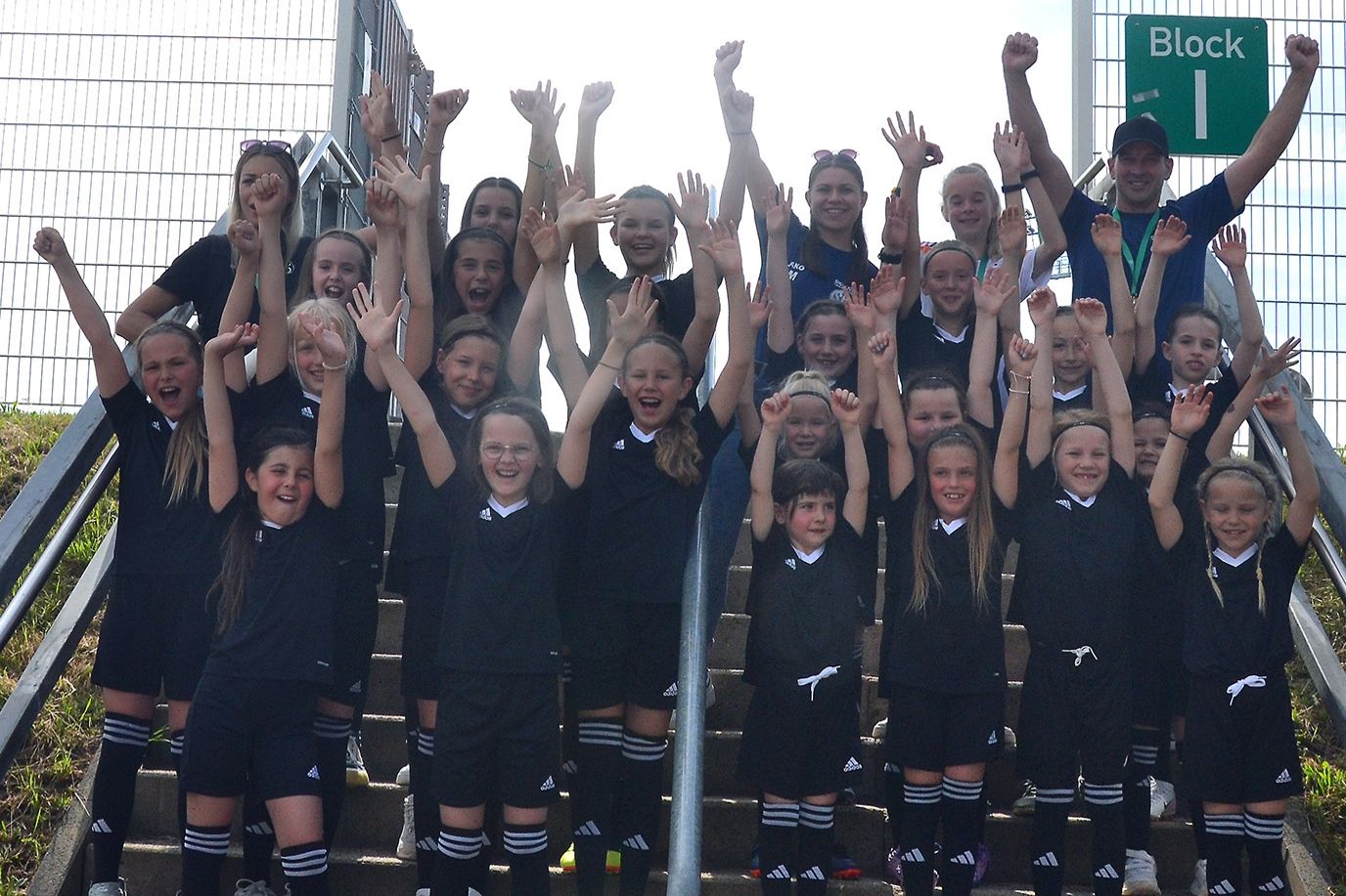 Einlaufkids aus Unterfranken: U16-Juniorinnen des DFB unterliegen den ...