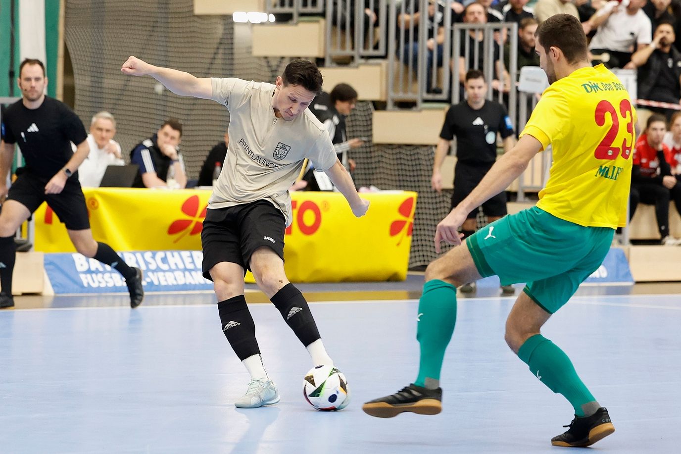 Die Bayerische Hallenmeisterschaft der Herren um den LOTTO Bayern ...