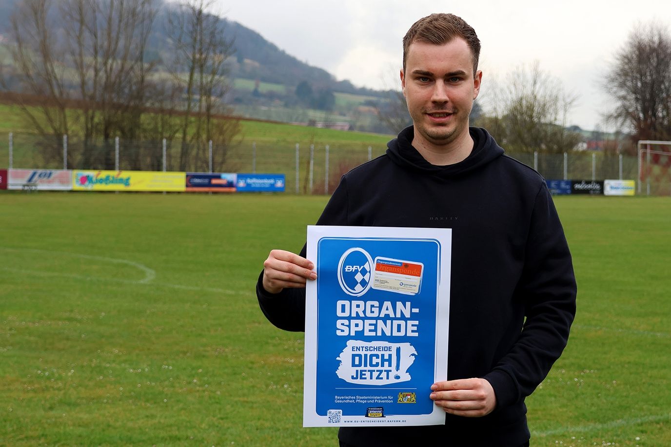 Dank Organspende steht Nico Felleiter heute wieder für den SSV Oberhochstatt auf dem ...