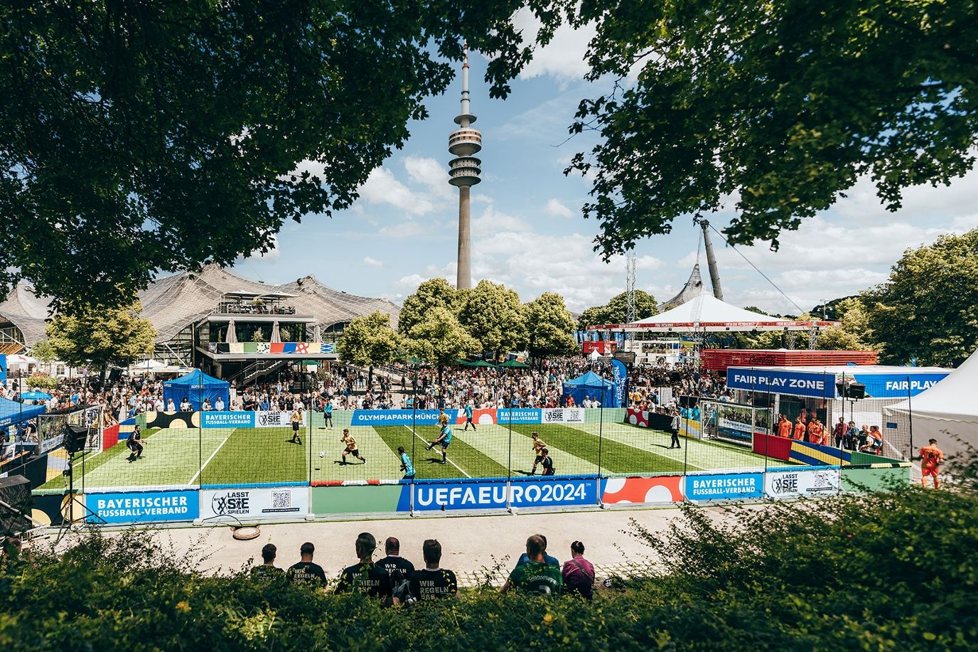 Jetzt für Jugendturniere beim Champions Festival 2025 in München ...